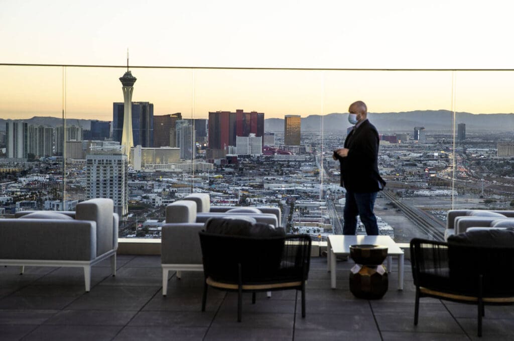 Drinks with a view: 8 rooftop bars to check out in Las Vegas - The New ...